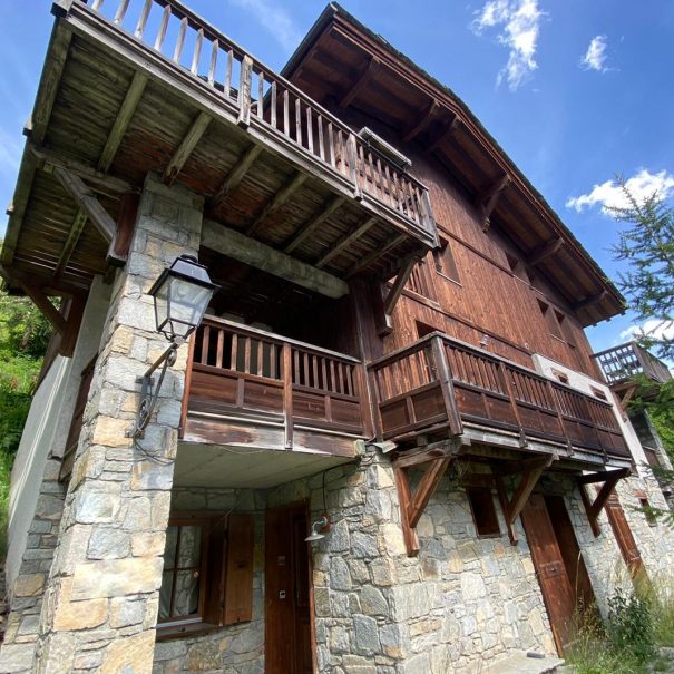 White Horizon Chalets Tignes - Ski & snowboard chalet holidays in Tignes